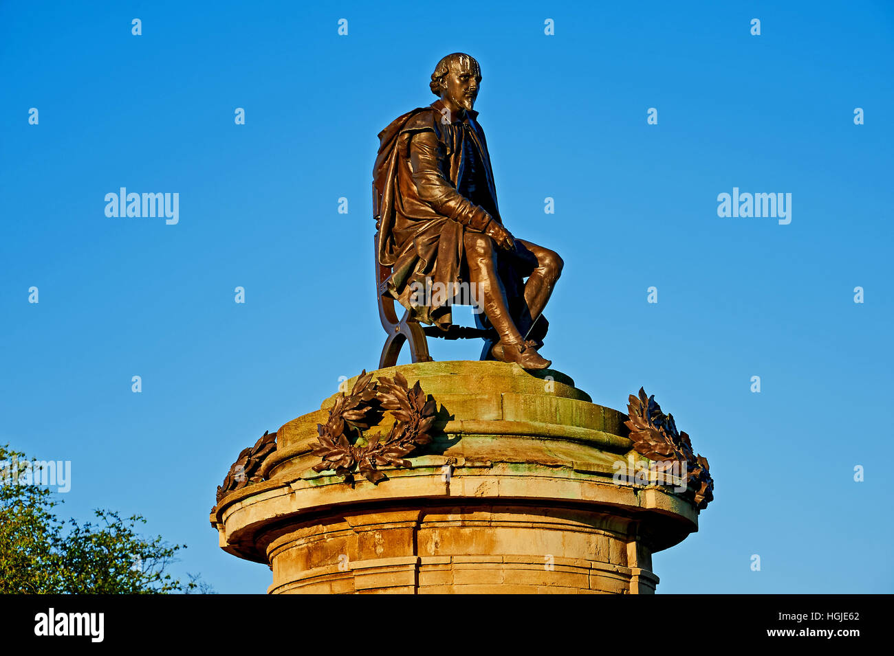 Stratford upon Avon and the cast bronze statue of William Shakespeare ...