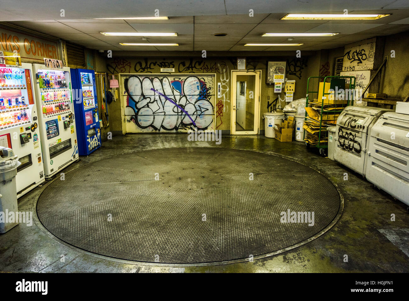 Parking space dimensions hi-res stock photography and images - Alamy