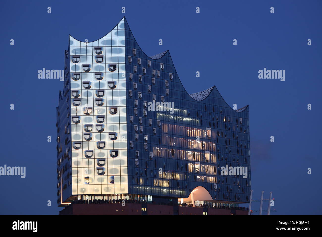 Elbphilharmonie, Glass facade, dusk, HafenCity, Hamburg, Germany Stock ...