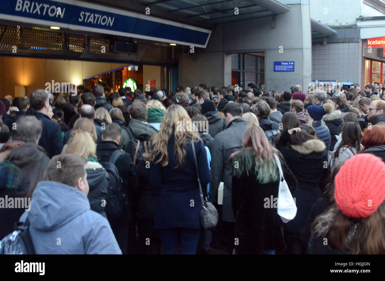 Brixton, London, UK, 10 January 2017 Overcrowding outside Brixton ...