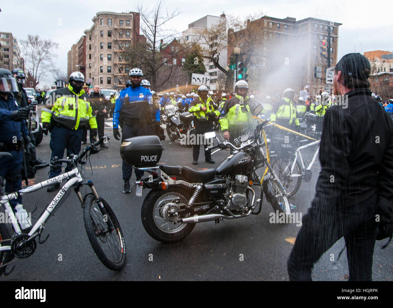 Riot control agent hi-res stock photography and images - Alamy