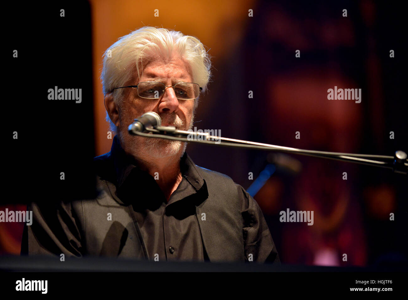 Michael mcdonald singer hi-res stock photography and images - Alamy