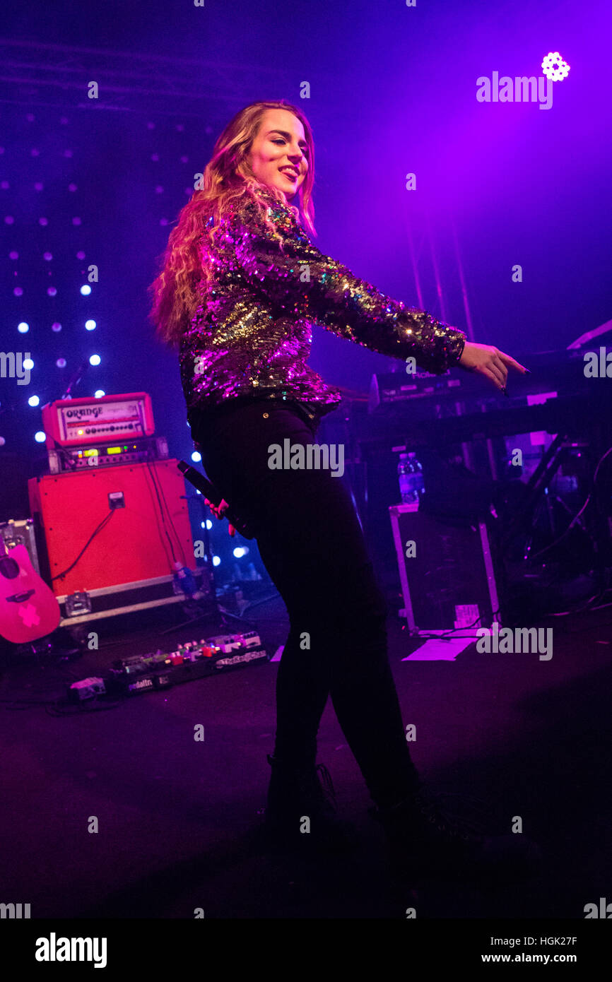 Joanna jojo levesque hi-res stock photography and images - Alamy