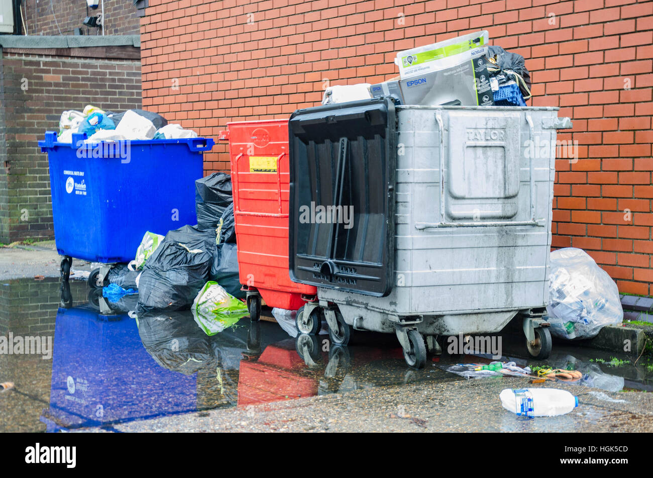 Overflowing Bins Stock Photos & Overflowing Bins Stock Images - Alamy