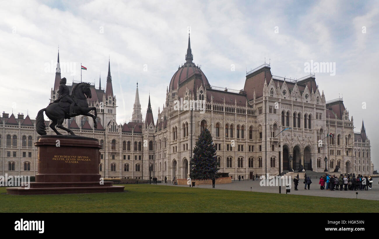 Budapest parliament building hi-res stock photography and images - Alamy