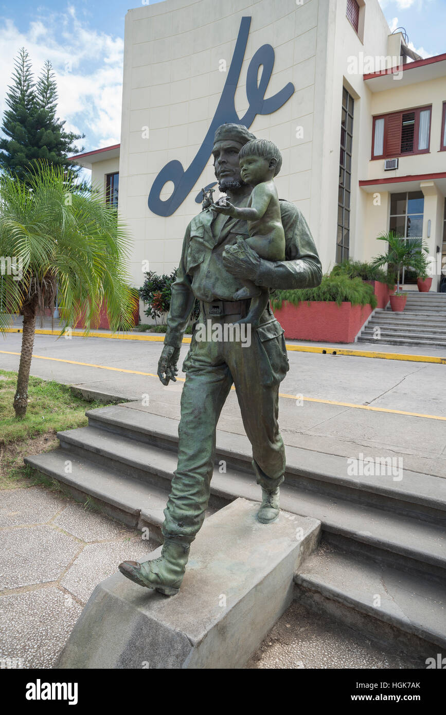 Che guevara statue hi-res stock photography and images - Alamy