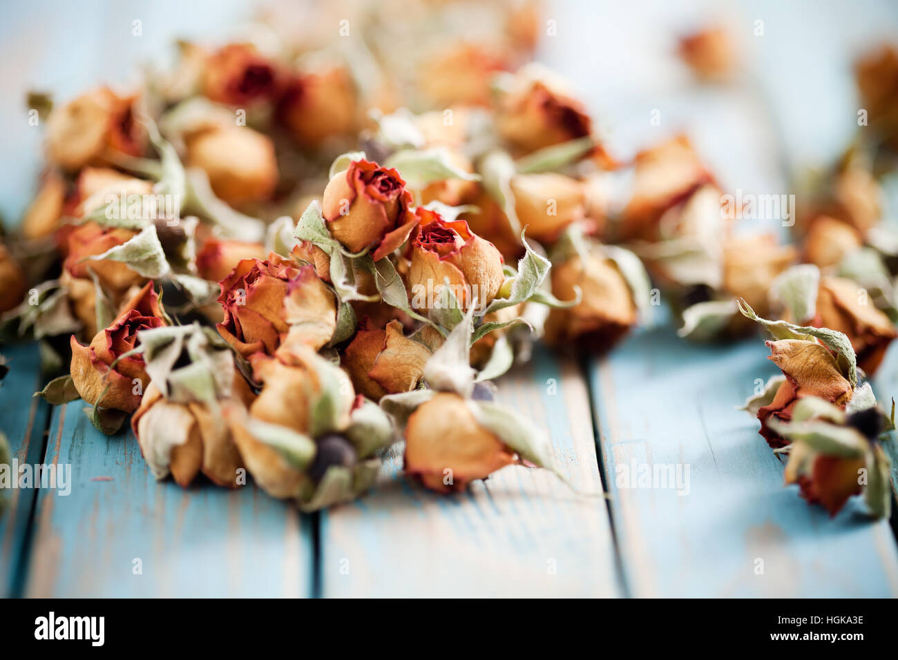 Dried roses spa hi-res stock photography and images - Alamy
