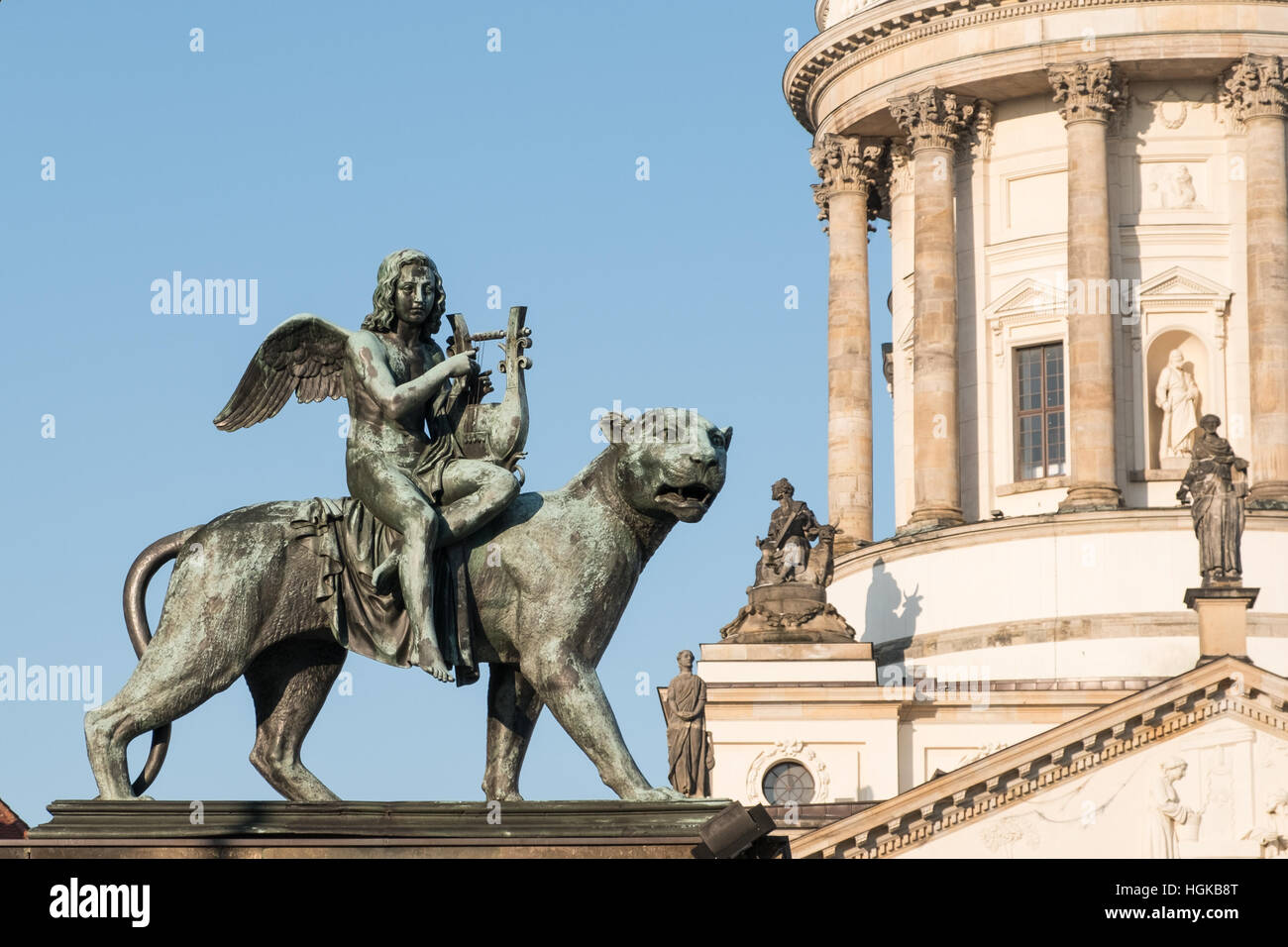 Dome statue hi-res stock photography and images - Alamy