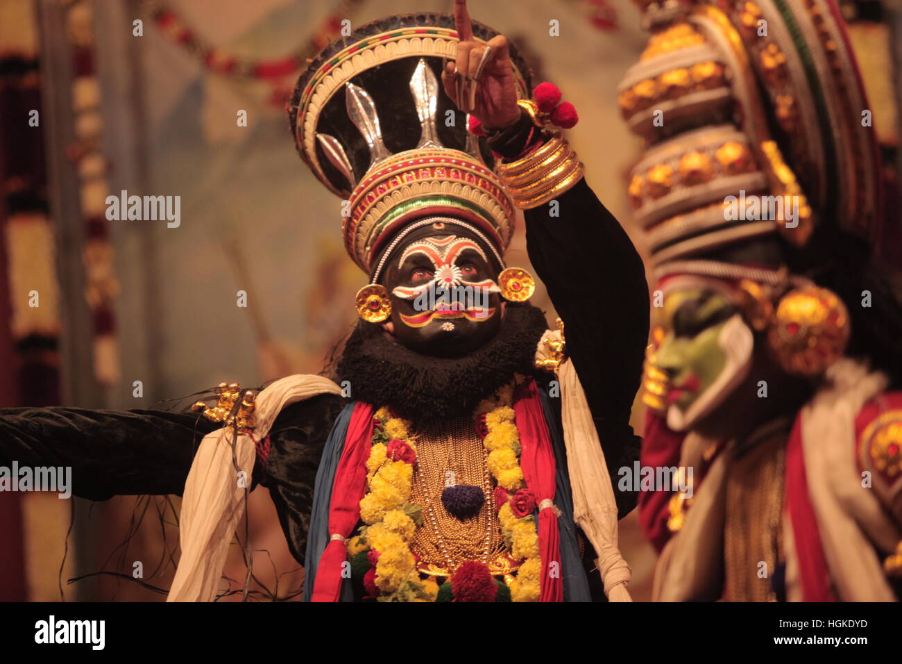 Kathakali artists and performance Stock Photo - Alamy