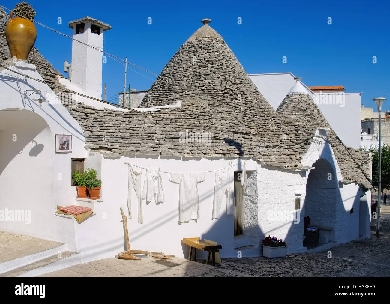 Trulli Häuser in Alberobello, Italien - Stone Trulli cottages in ...
