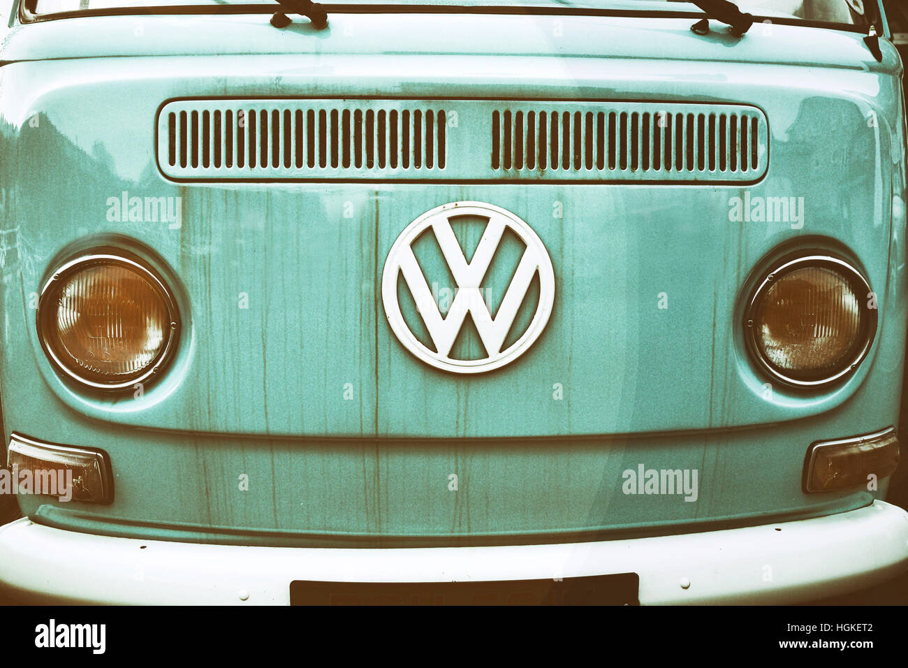 Old vintage style van hi-res stock photography and images - Alamy