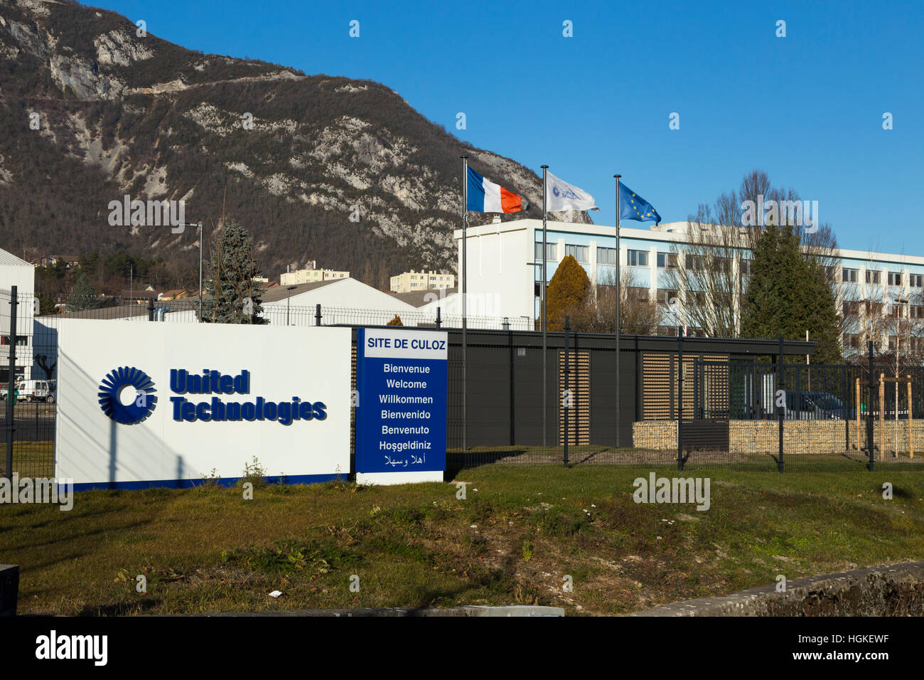 Logo and exterior / front / outside / exterior of the United ...