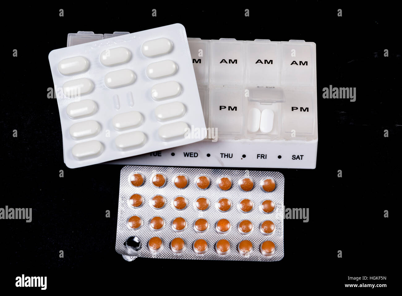 Pill boxes hi-res stock photography and images - Alamy