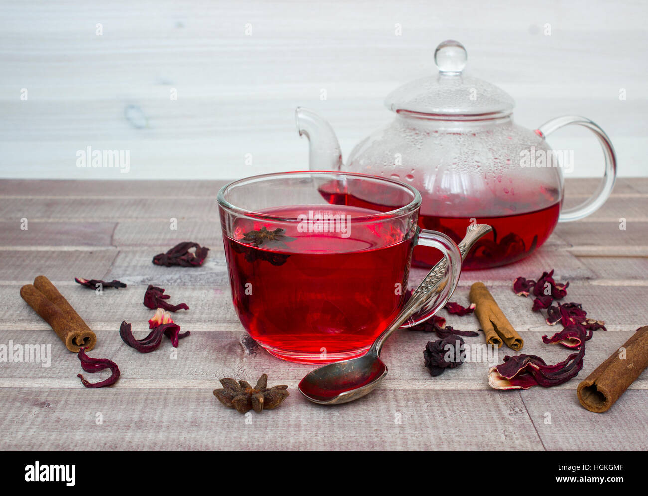 Hibiscus tea in glass teapot, cap with tea, spices and dry flower Stock ...