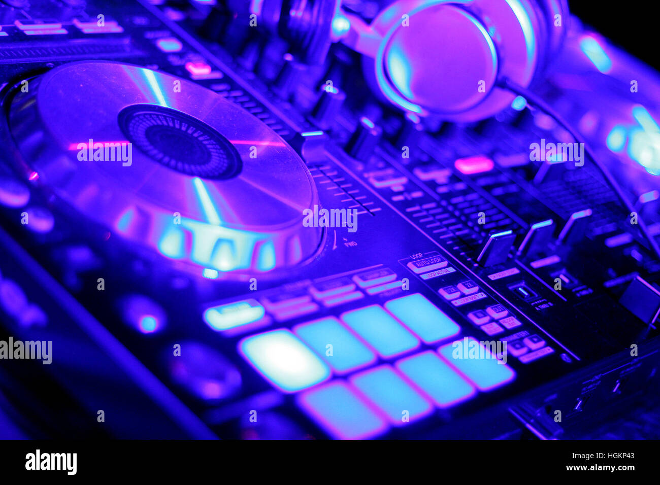 Dj equipment hi-res stock photography and images - Alamy