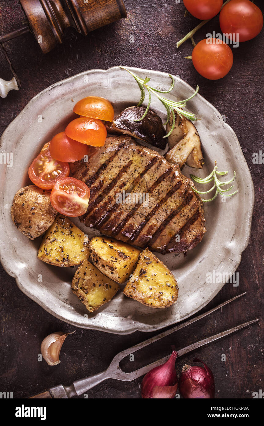 Beef steak tomatoes hi-res stock photography and images - Alamy