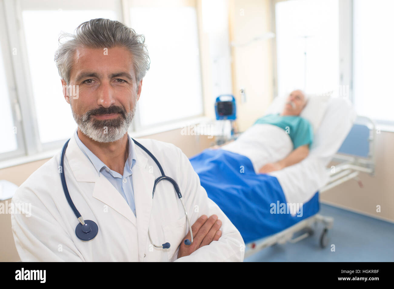 Senior male doctor hi-res stock photography and images - Alamy