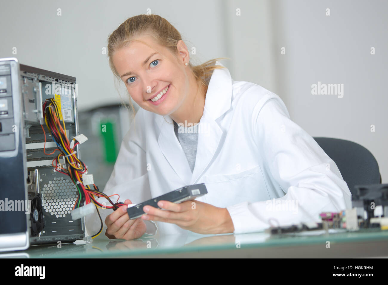 Portrait of female computer technician Stock Photo - Alamy