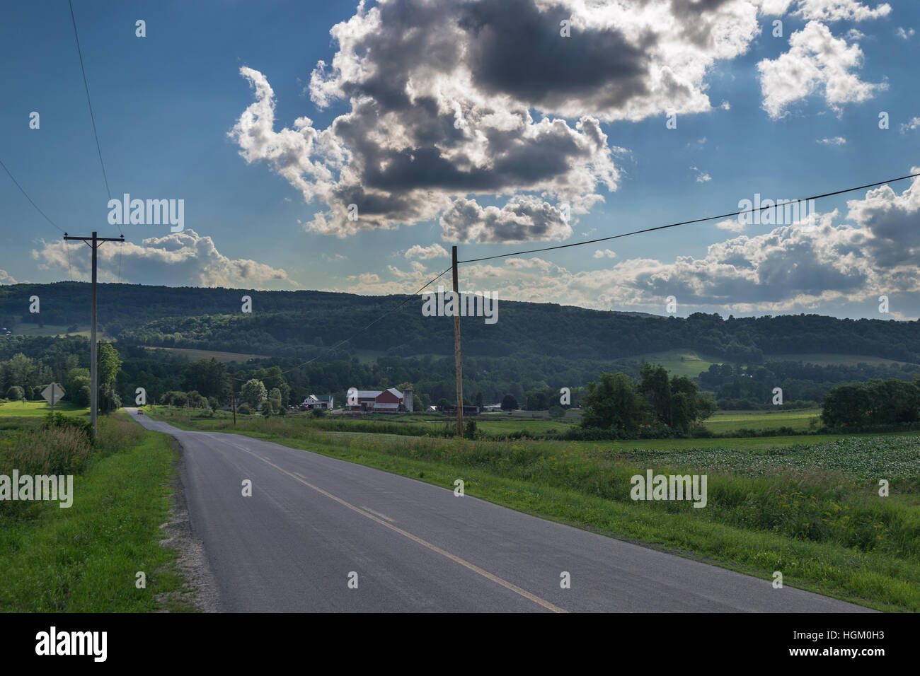 Road going into the distance hi-res stock photography and images - Alamy