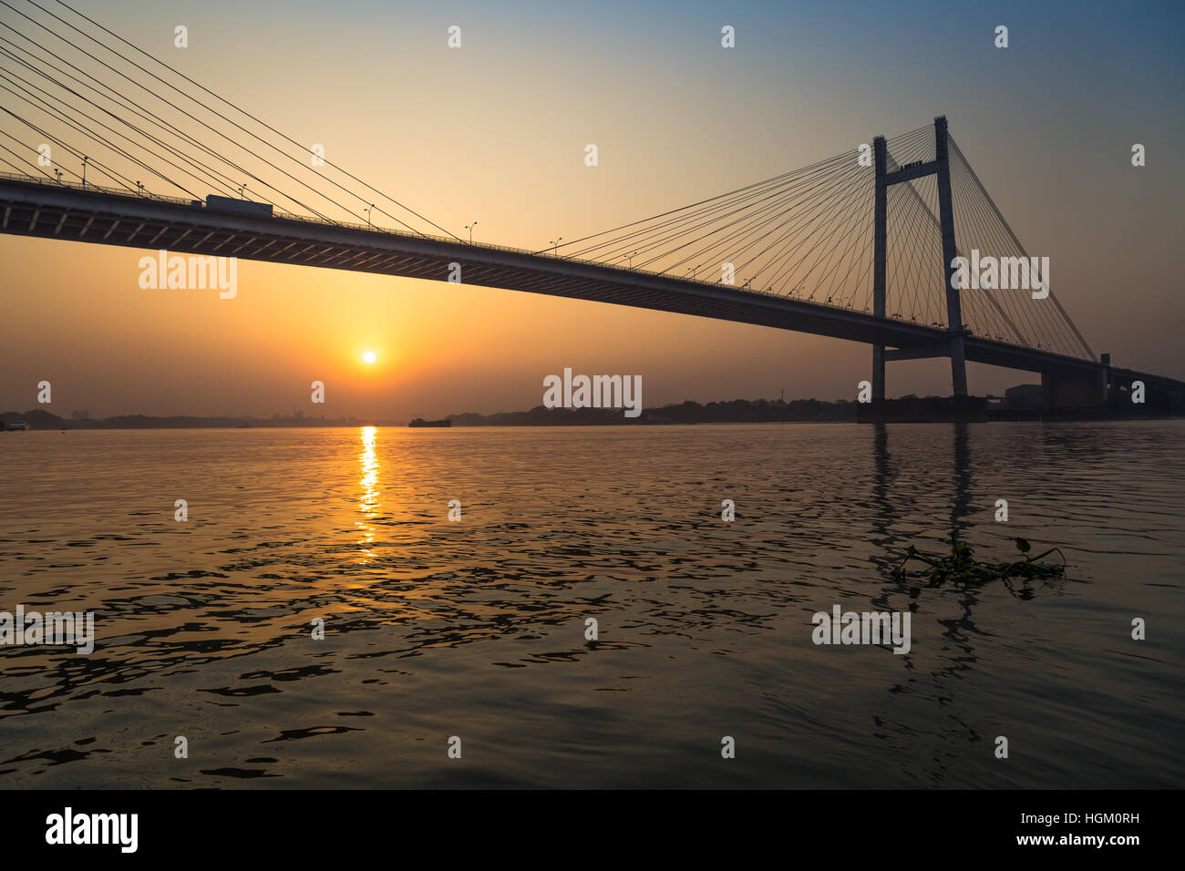 Vidyasagar bridge (setu) on river Hooghly in silhouette at sunset Stock ...