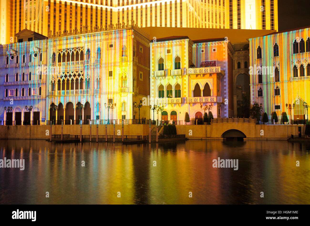 Image projected onto buildings hi-res stock photography and images - Alamy