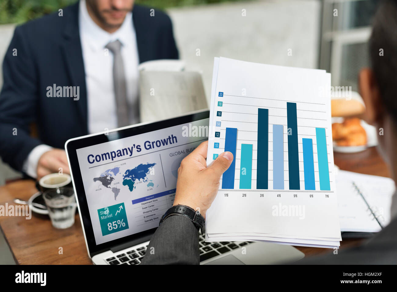 Business graph newspaper hi-res stock photography and images - Alamy