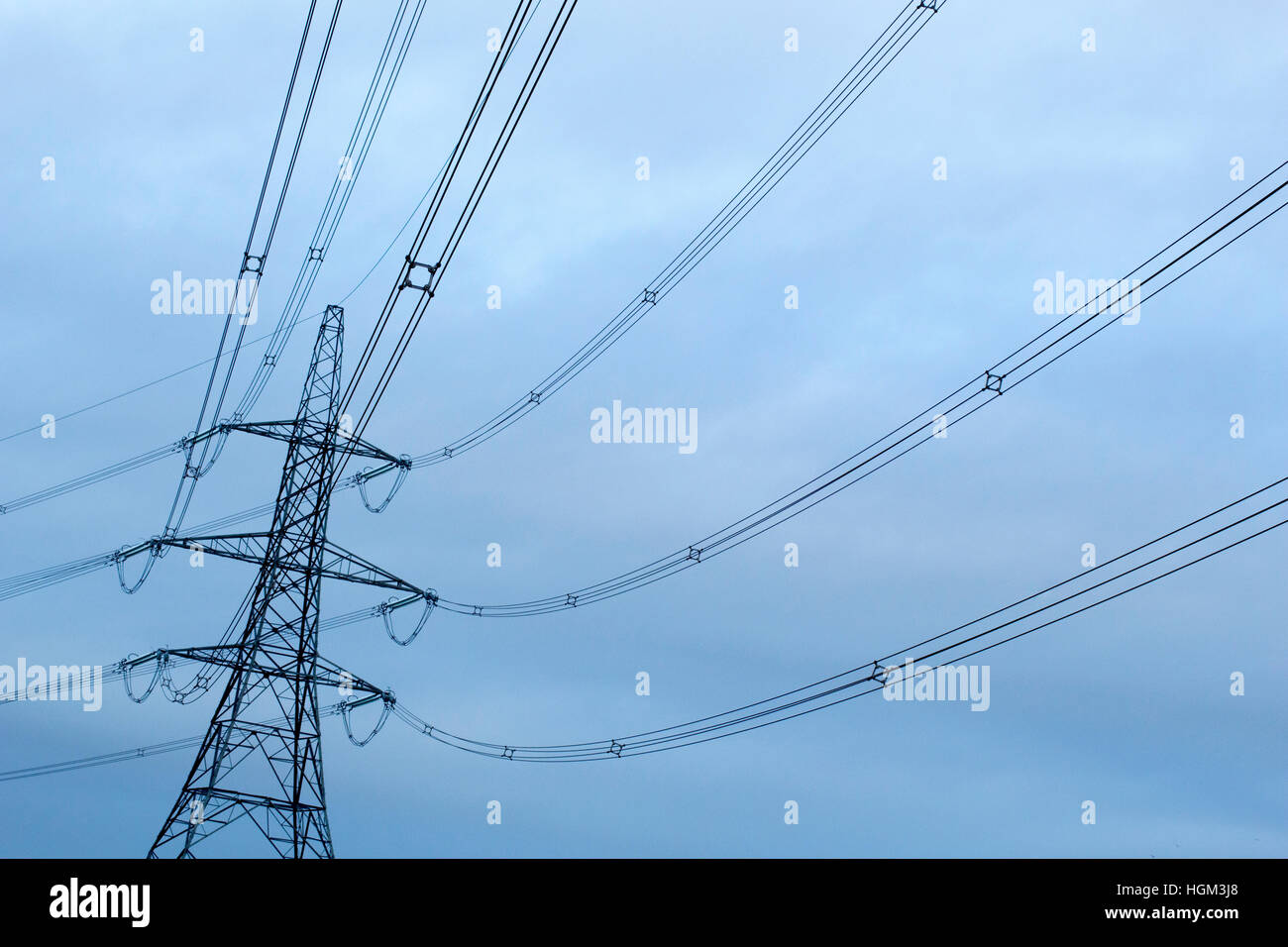 Electricity pylon and power cables hi-res stock photography and images ...