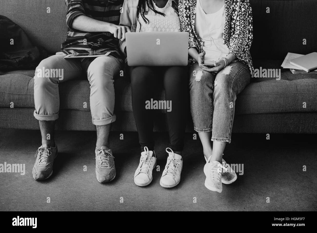 Friends students laptop Black and White Stock Photos & Images - Alamy