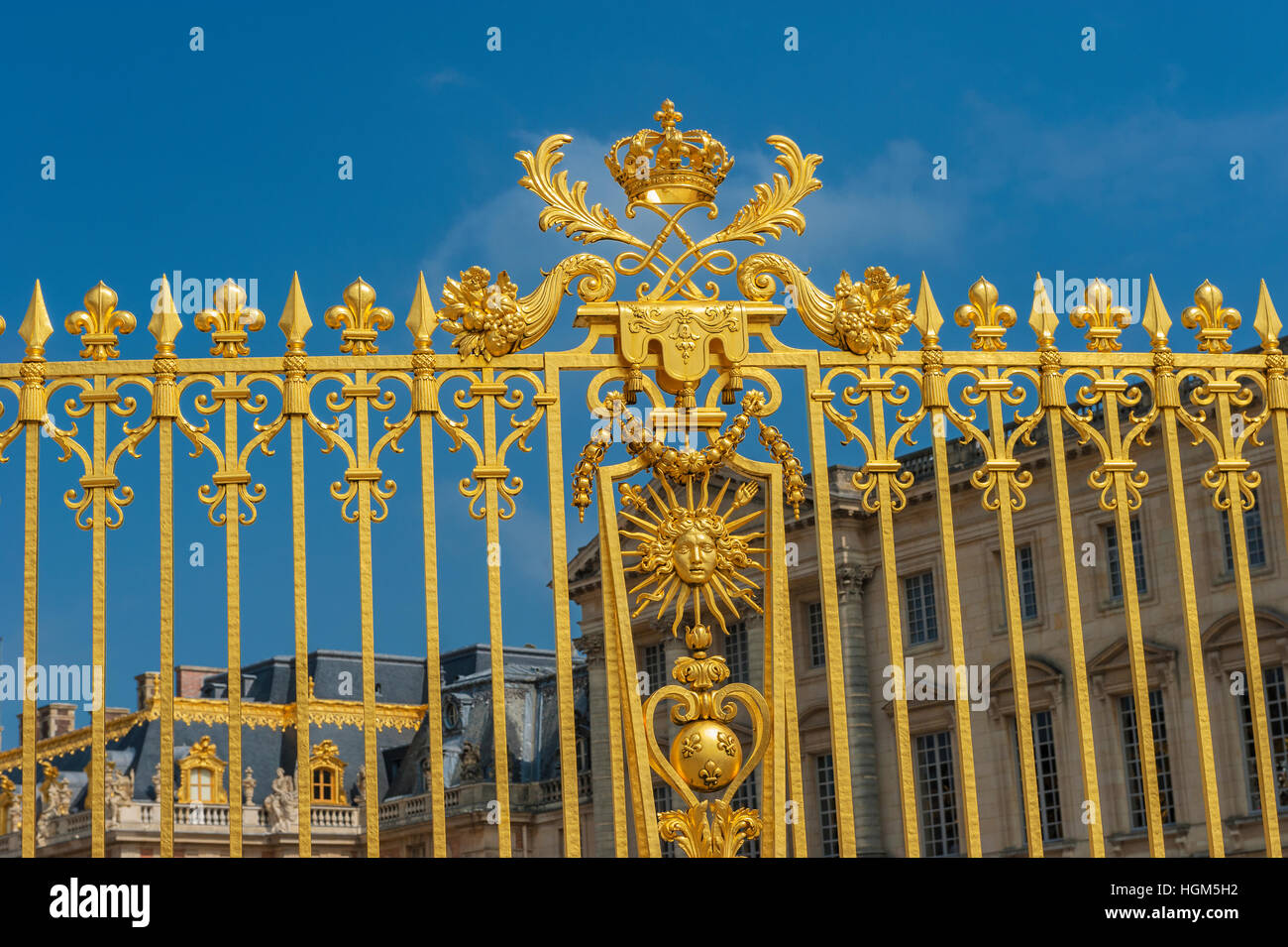 Golden fence hi-res stock photography and images - Alamy