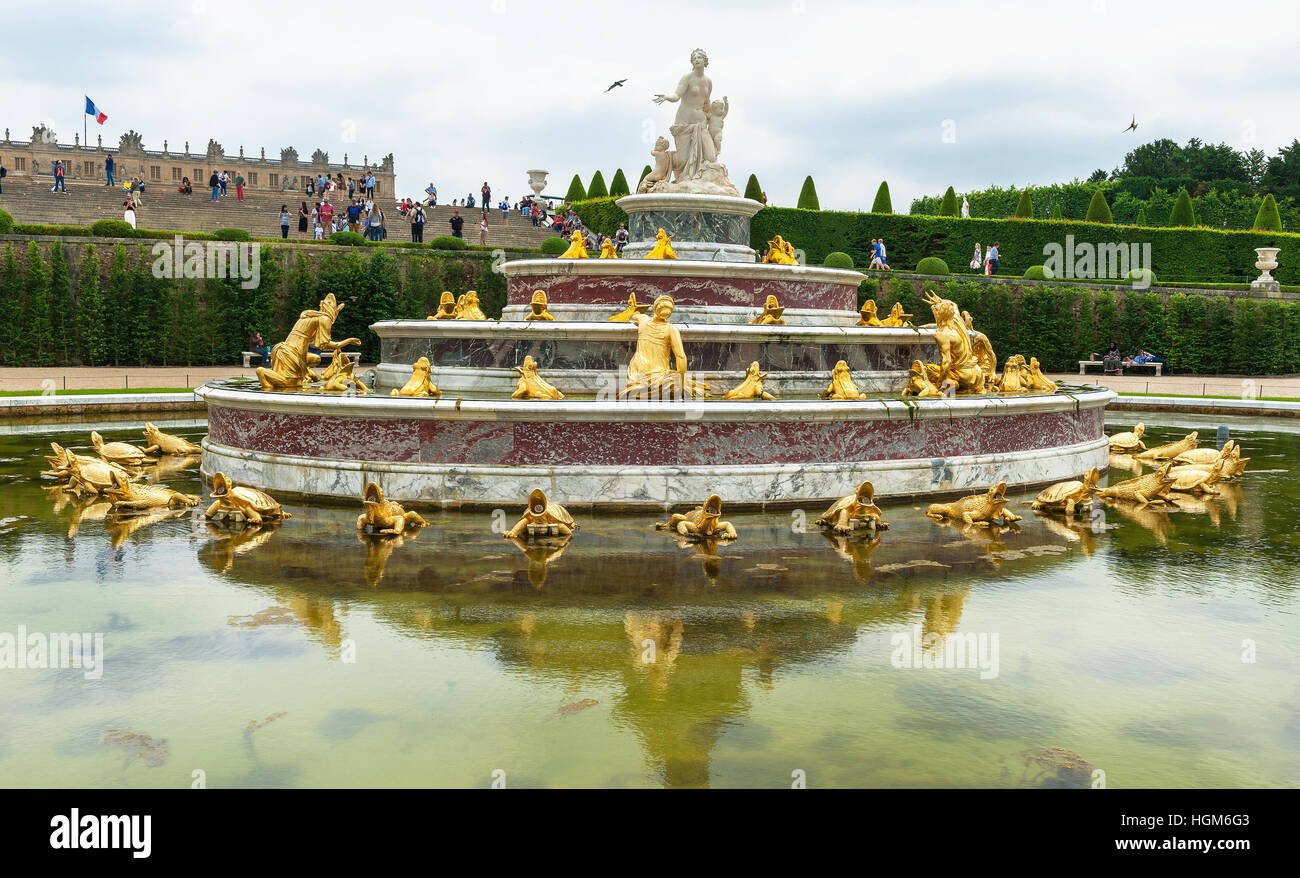 Fountains in Versailles park Stock Photo - Alamy