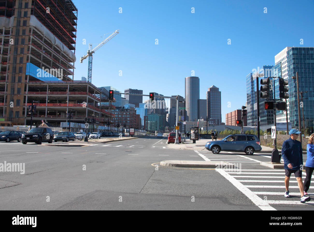 Looking along Northern Avenue Boulevard toward downtown Boston ...