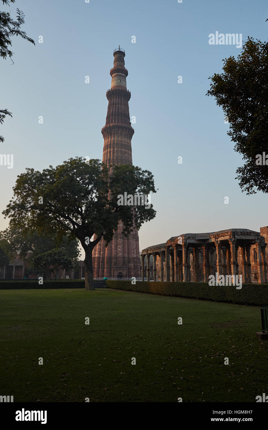 Detail of Qutub (Qutb) Minar, the tallest free-standing stone tower in ...