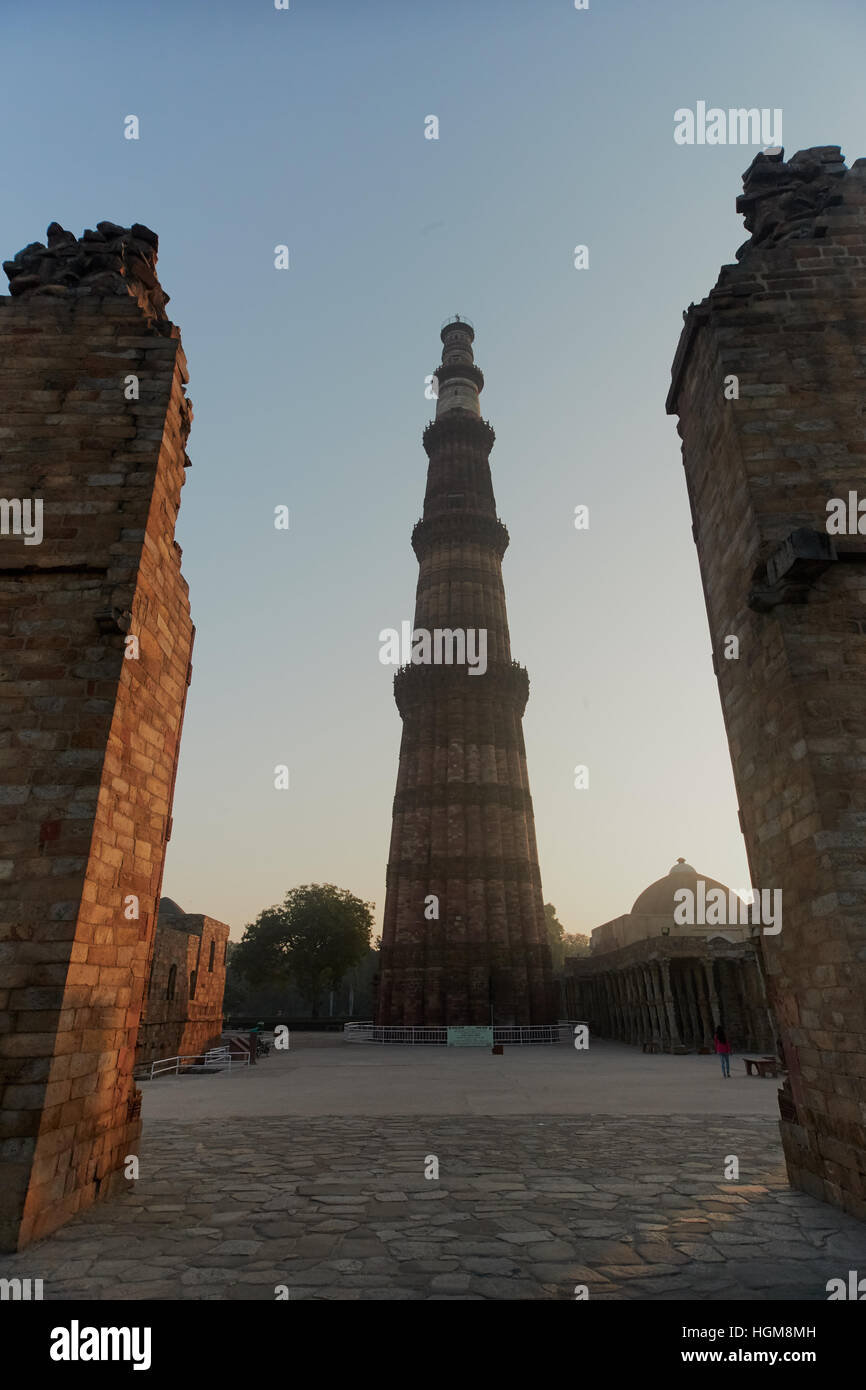 Detail of Qutub (Qutb) Minar, the tallest free-standing stone tower in ...