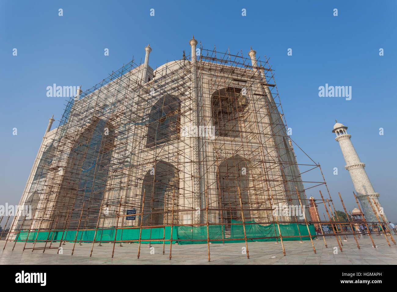 Taj mahal maintenance hi-res stock photography and images - Alamy