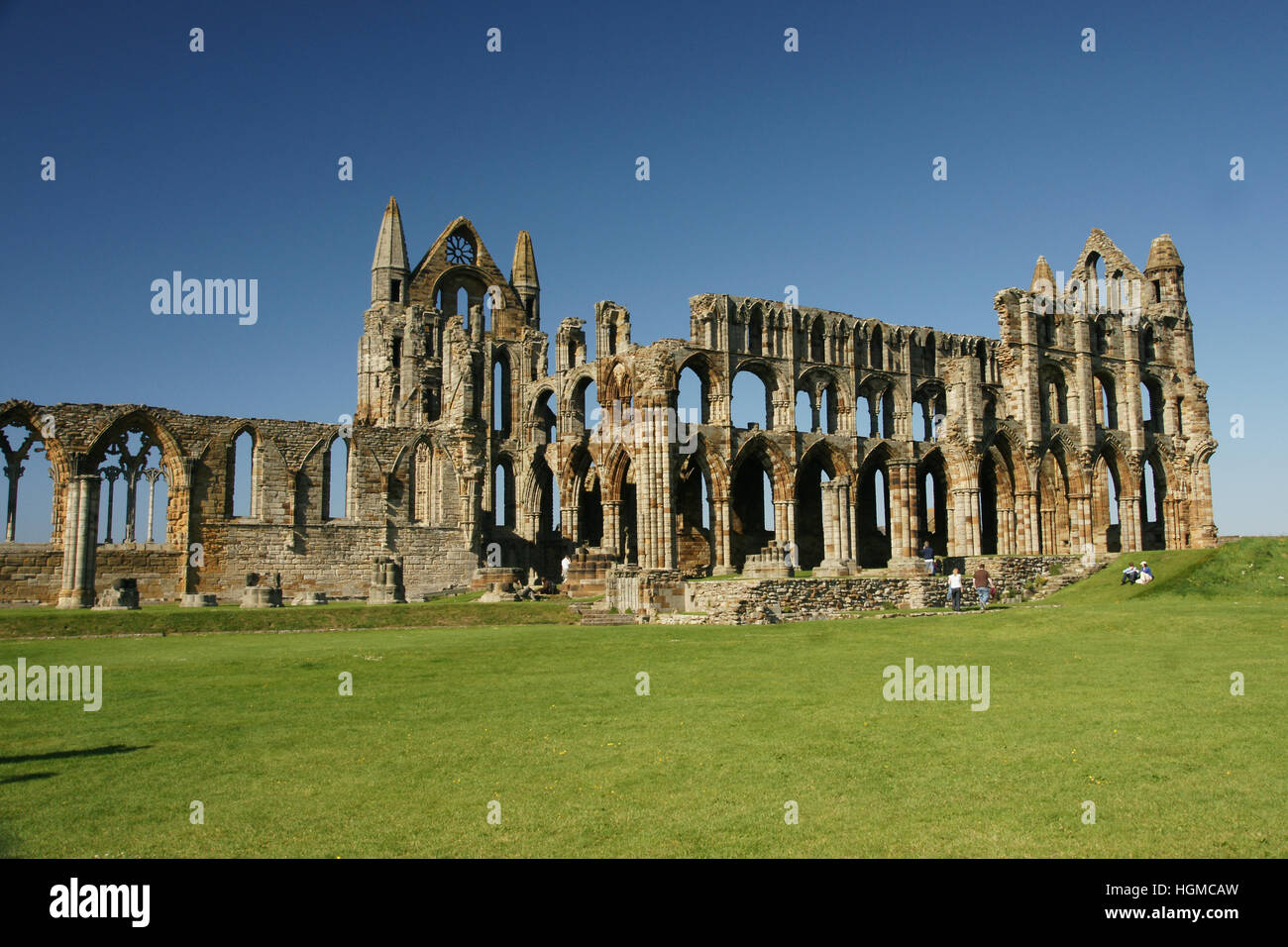 Whitby harbour james cook hi-res stock photography and images - Alamy