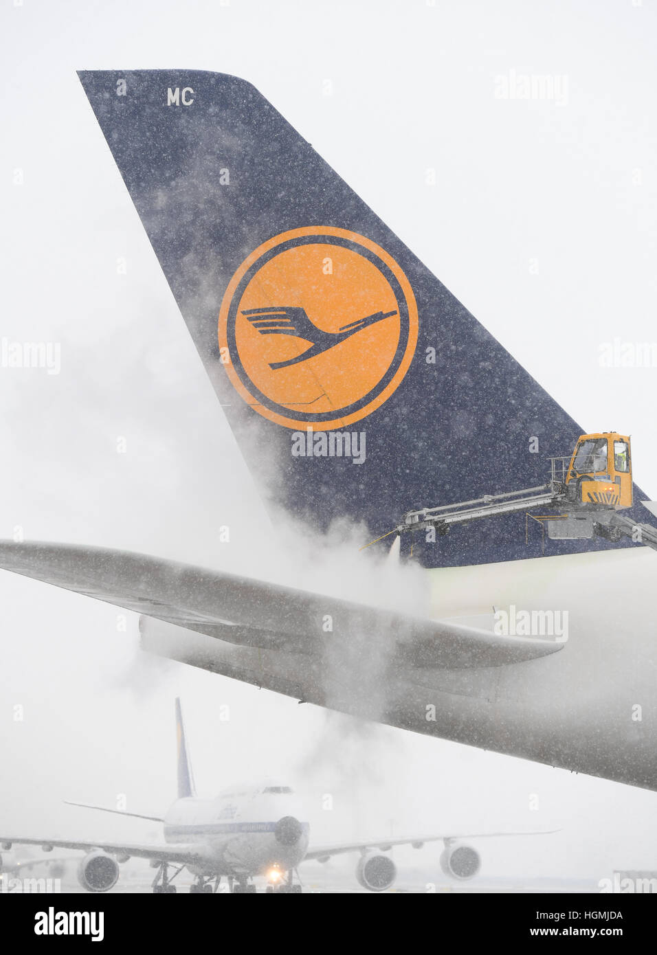 Frankfurt, Germany. 10th January, 2017. A Lufthansa Airbus A380-800 is ...