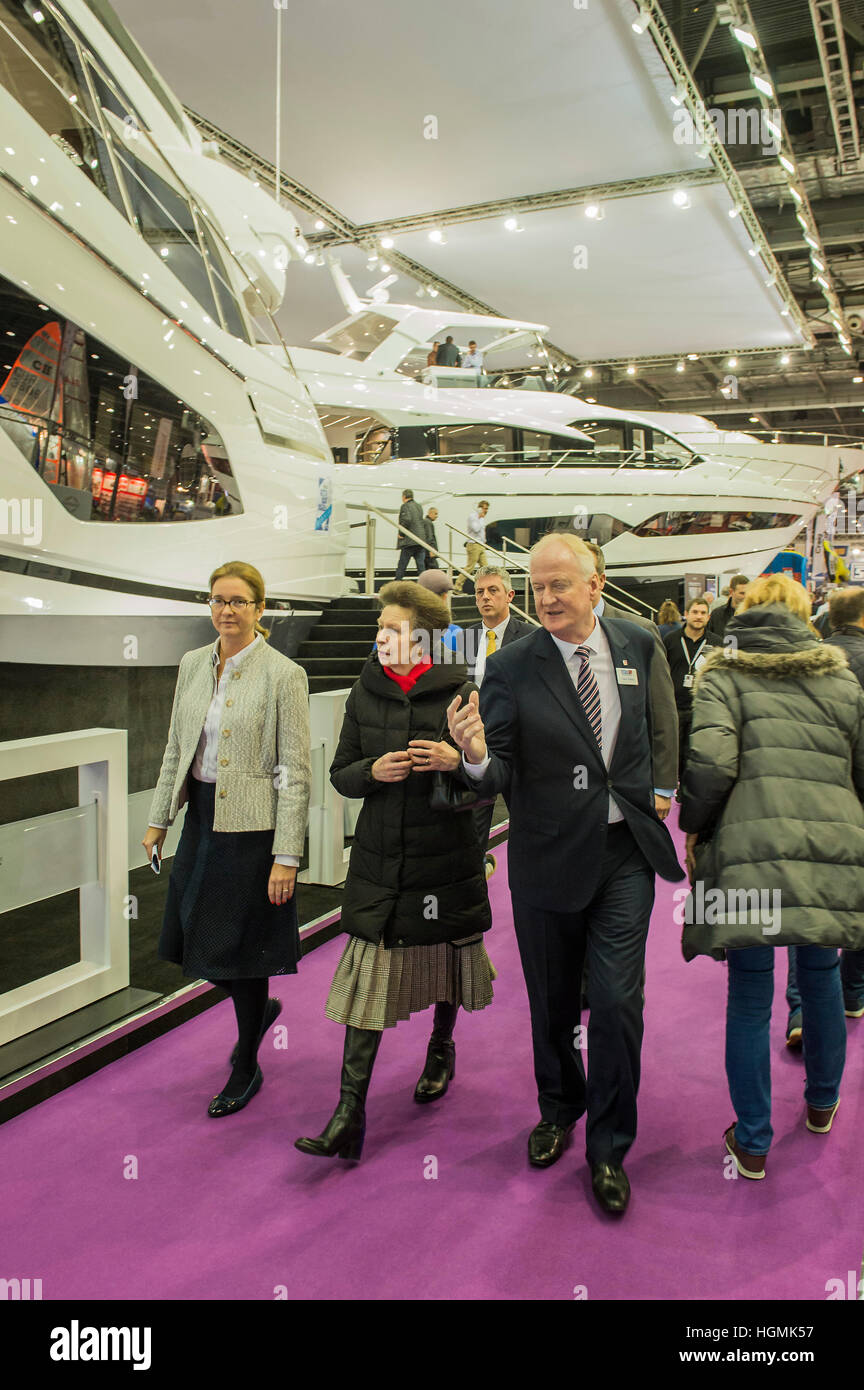 Princess royal stand hi-res stock photography and images - Alamy