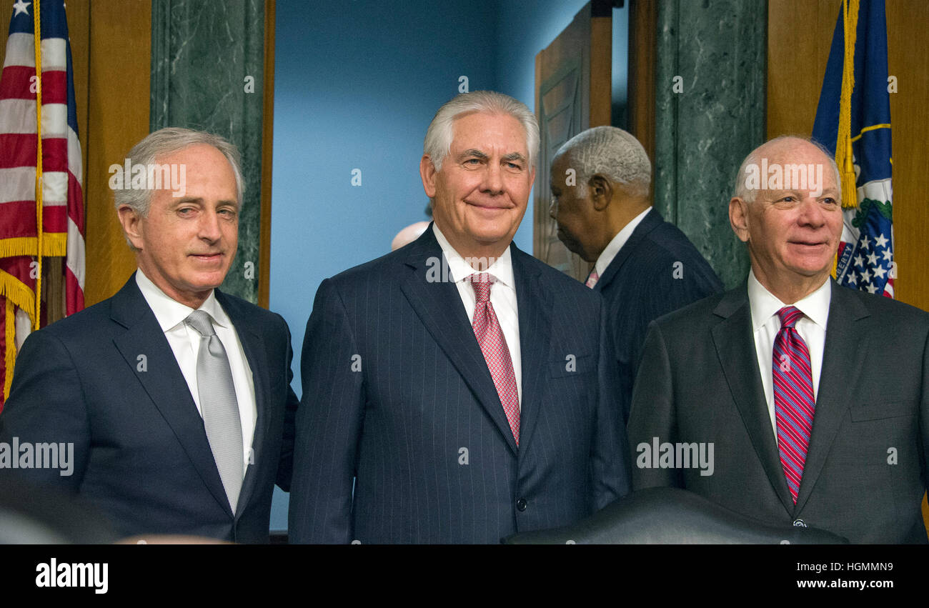 United States Senator Bob Corker (Republican of Tennessee), left ...