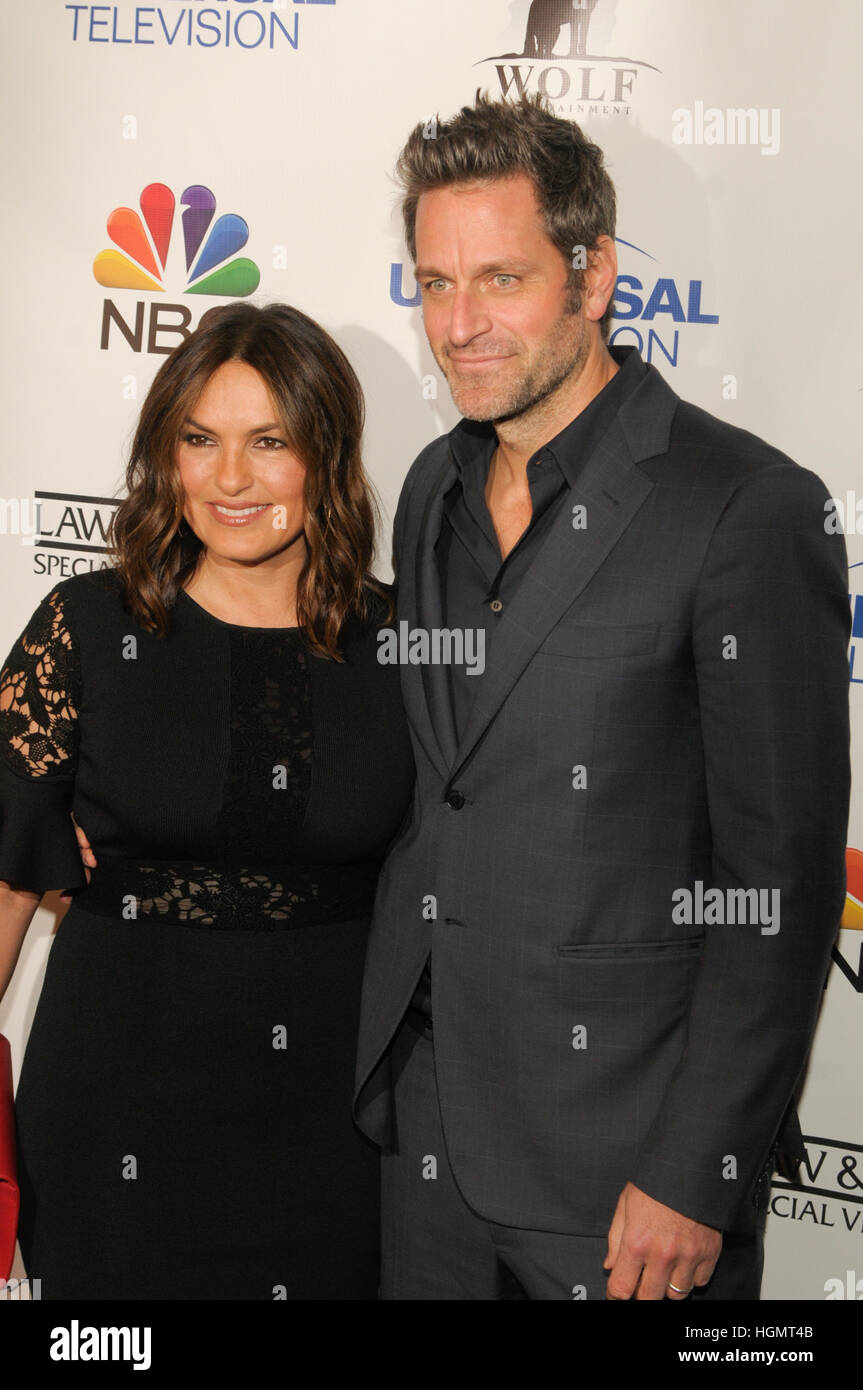 Mariska Hargitay Y Peter Hermann Ley Y Orden mariska-hargitay-y-peter-hermann-ley-y-orden