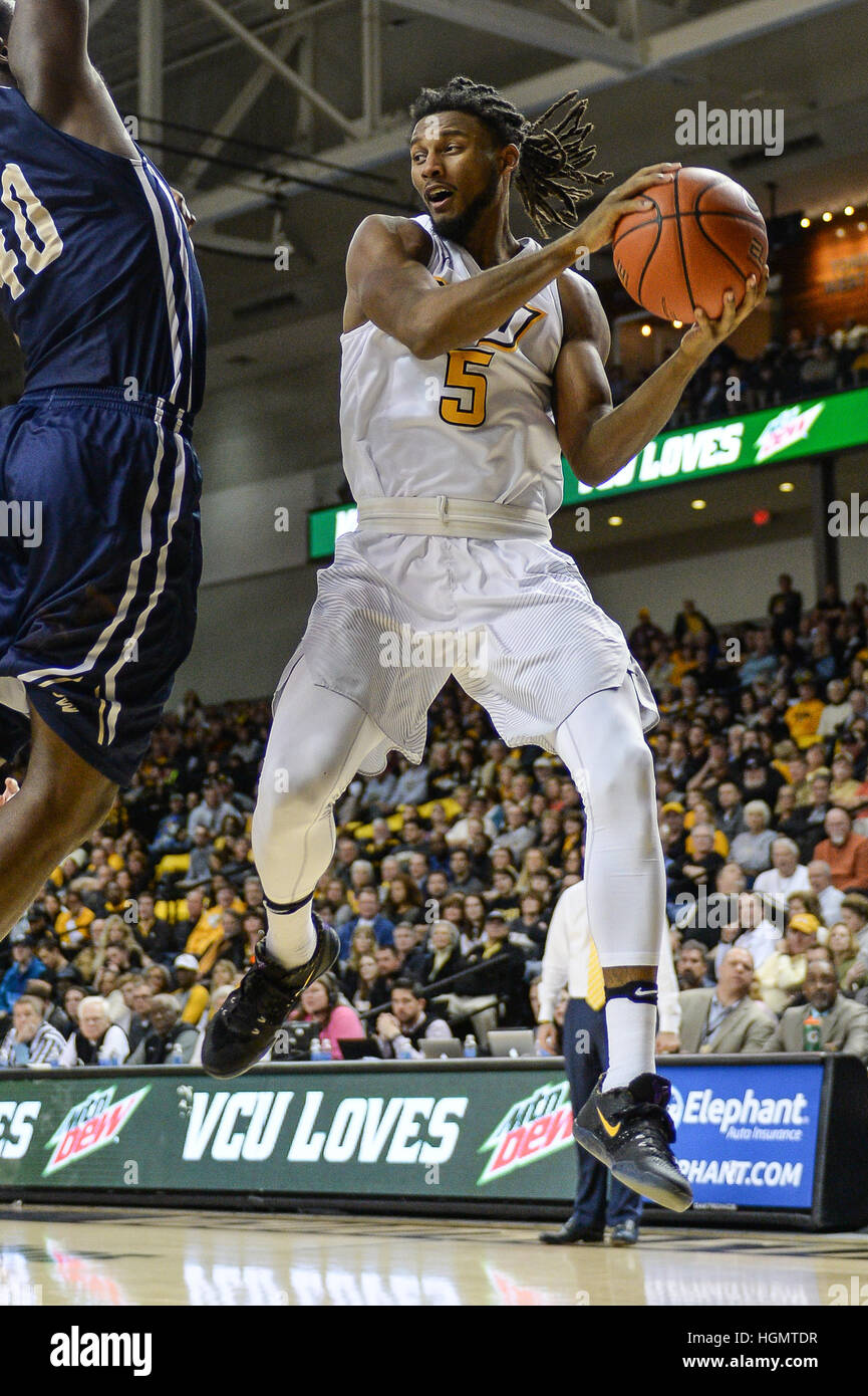 Virginia, USA. 11th Jan, 2017. DOUG BROOKS (5) passes to a teammate ...