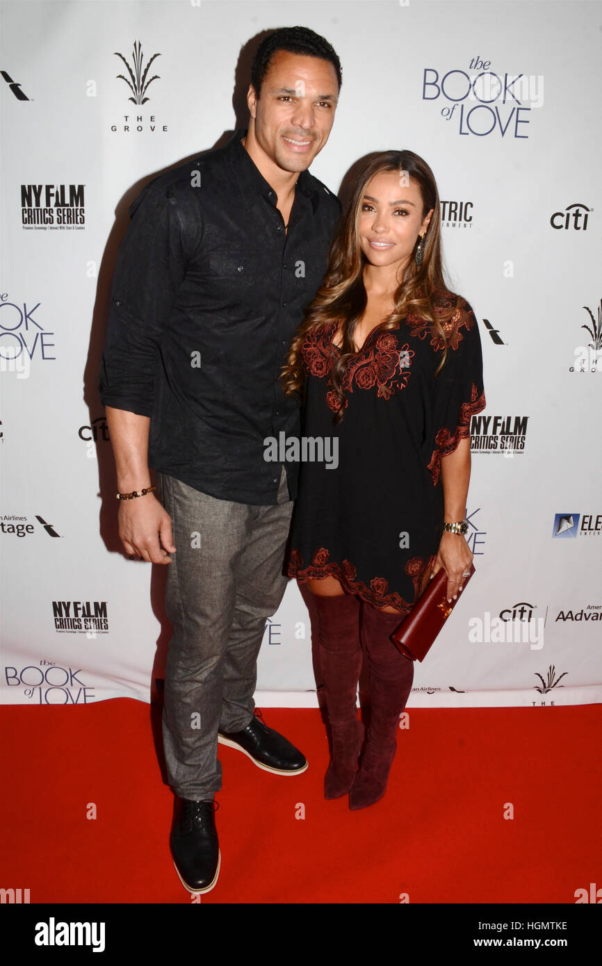 (R) Tony Gonzalez (L) and October Gonzalez arrives at the premiere of ...