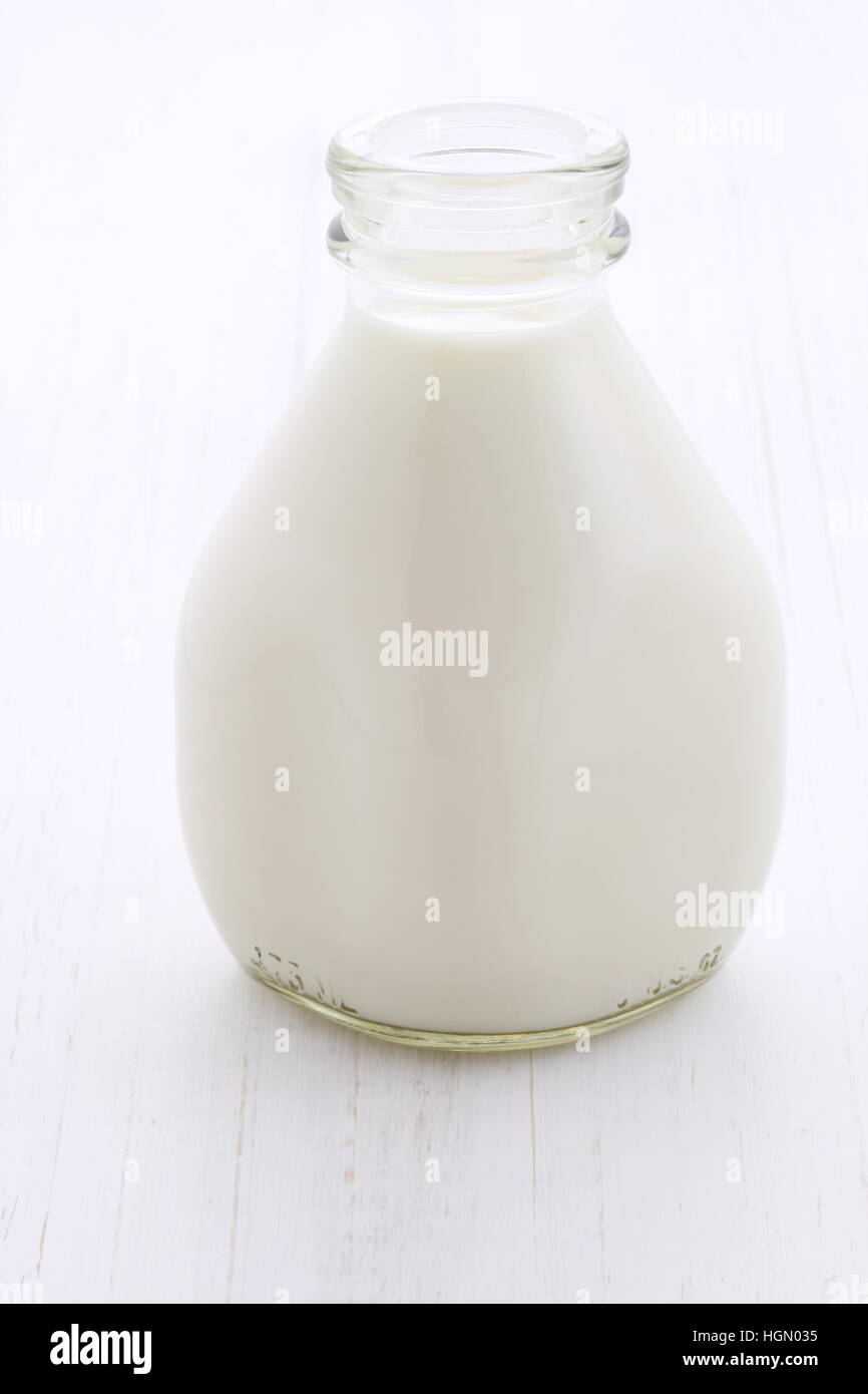 Delicious, nutritious and fresh milk pint Stock Photo - Alamy