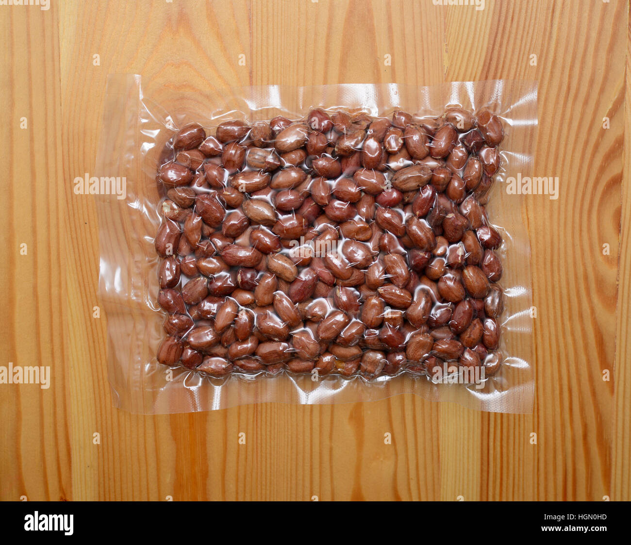Packing peanuts hi-res stock photography and images - Alamy