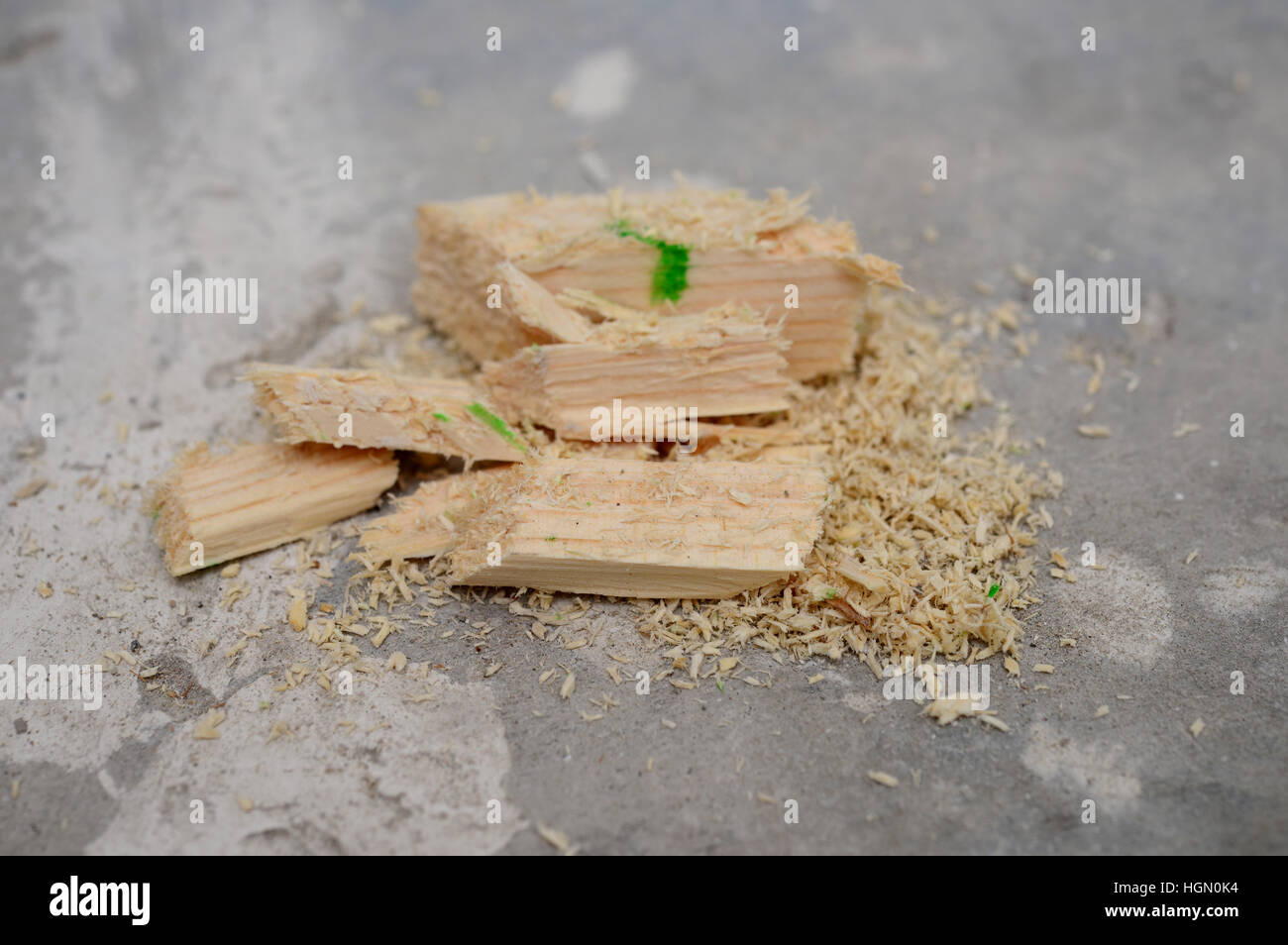 a small handful of sawdust Stock Photo - Alamy
