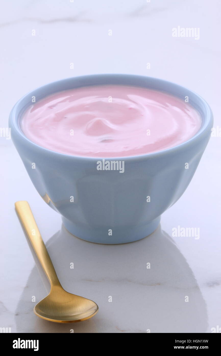 Delicious slow churned Greek strawberry yogurt, with lots of fruit and ...