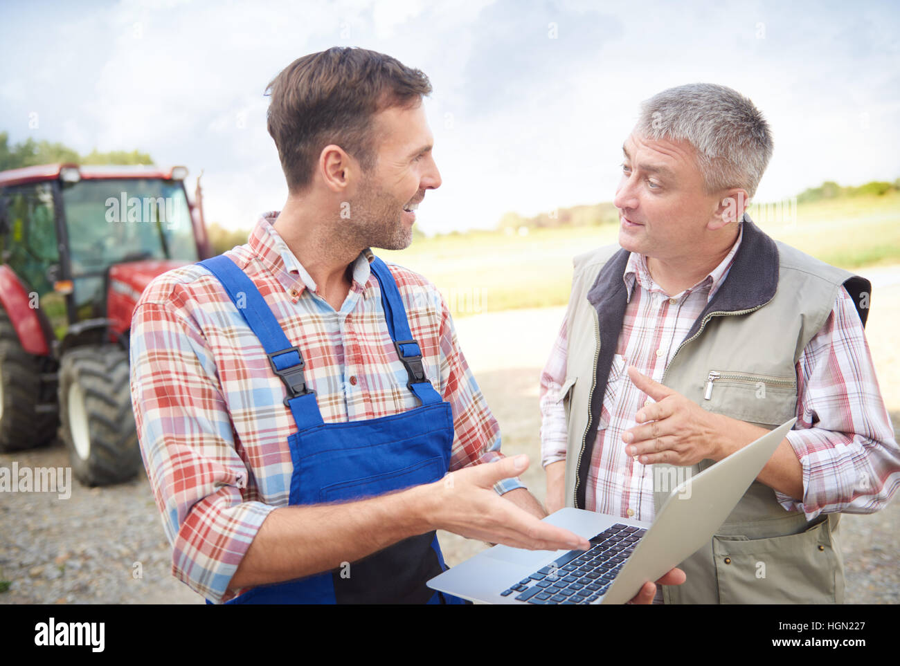 Mobile money farmers hi-res stock photography and images - Alamy