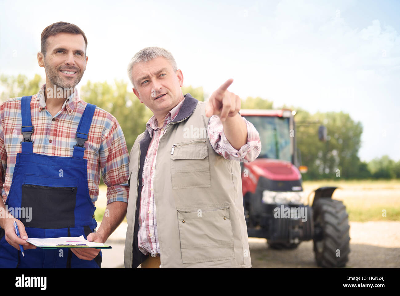 Two farmers talking hi-res stock photography and images - Alamy