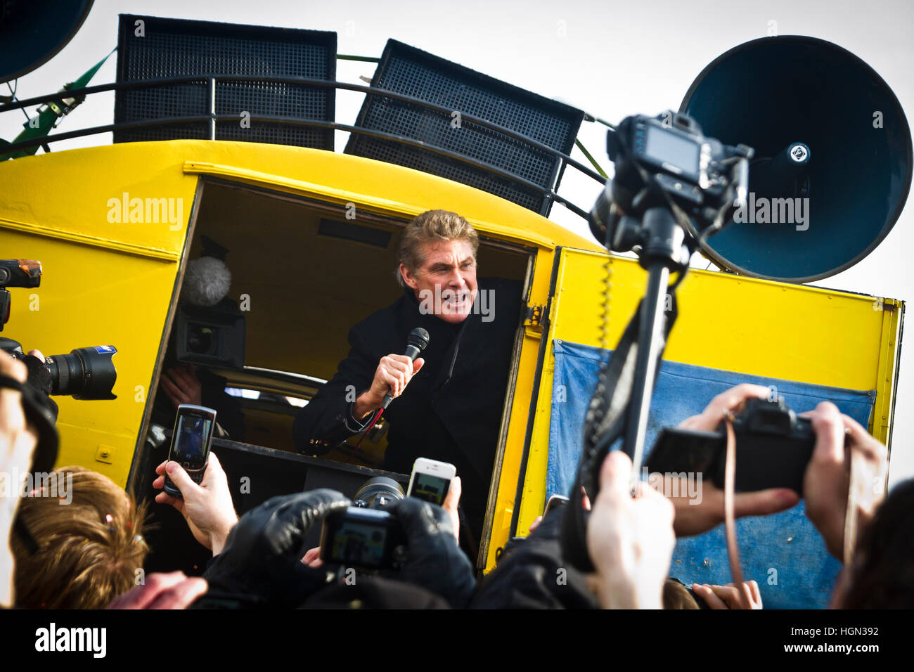 David Hasselhoff visits Berlin in 2013 to protest the demolition of a ...