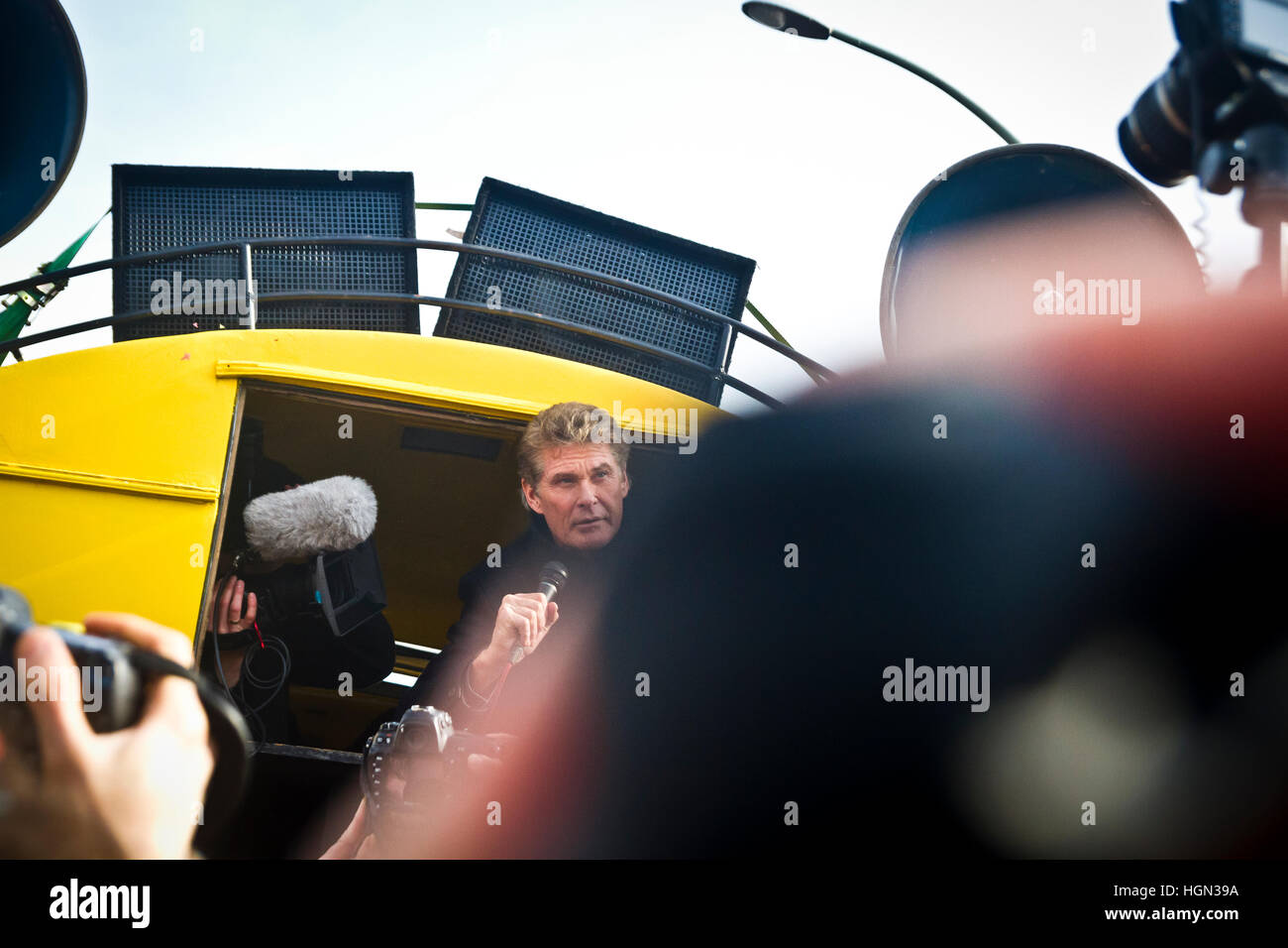 David hasselhoff berlin wall hi-res stock photography and images - Alamy
