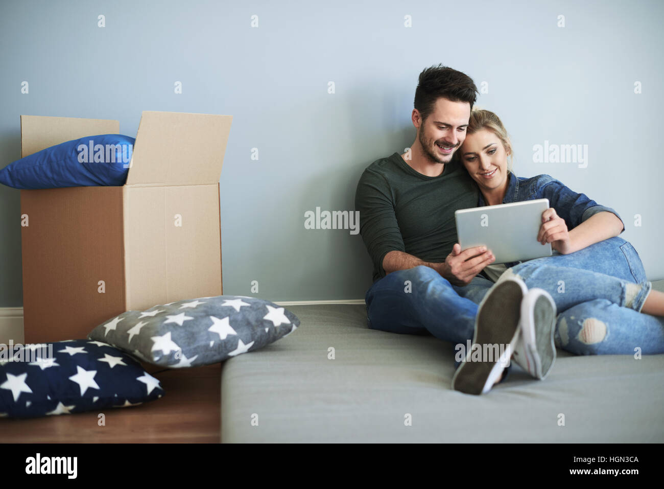 Decision making couple hi-res stock photography and images - Alamy